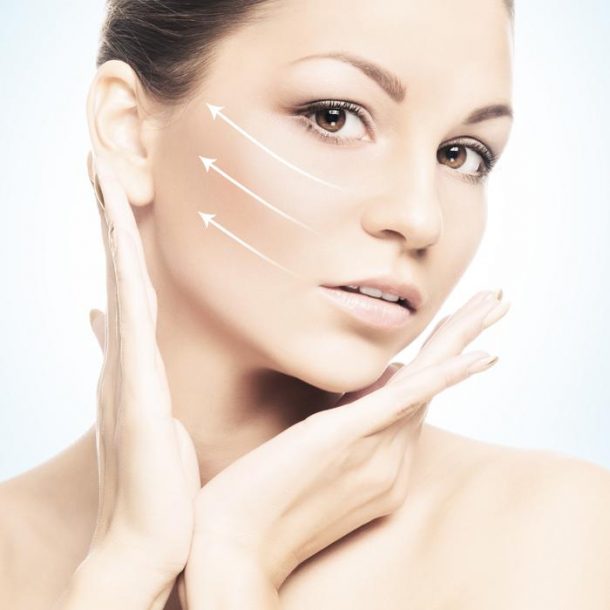 El estiramiento facial Micro-Lift - Maxilodexeus